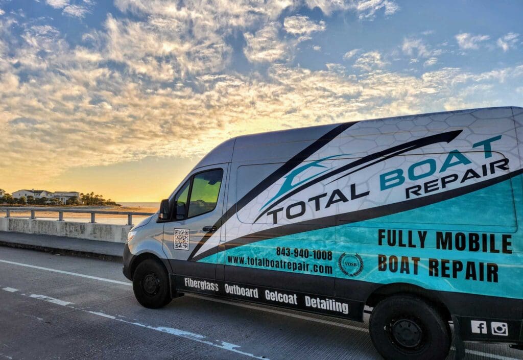 Mobile Fiberglass Boat Repair Charleston SC | Totalboatrepair.com